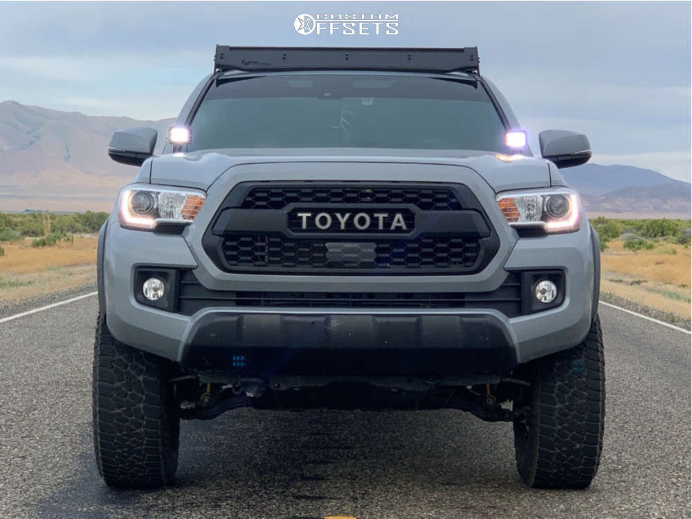 2019 Toyota Tacoma with 17x8.5 0 Pro Comp Series 34 and 265/70R17 ...