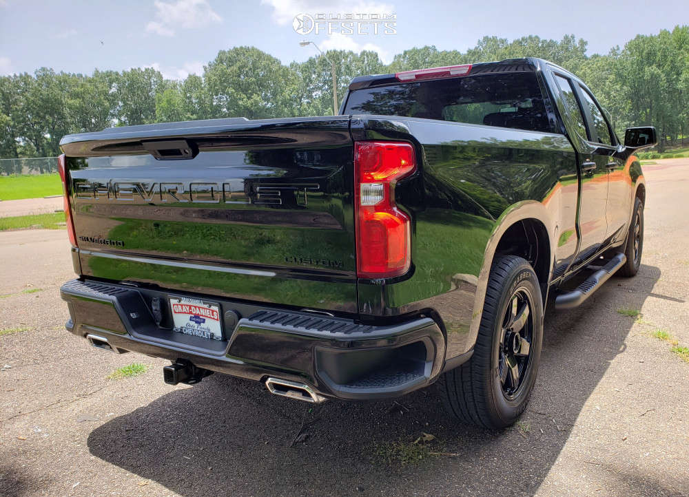 2019 Chevrolet Silverado 1500 with 20x9 18 Raceline Addict and 275 ...