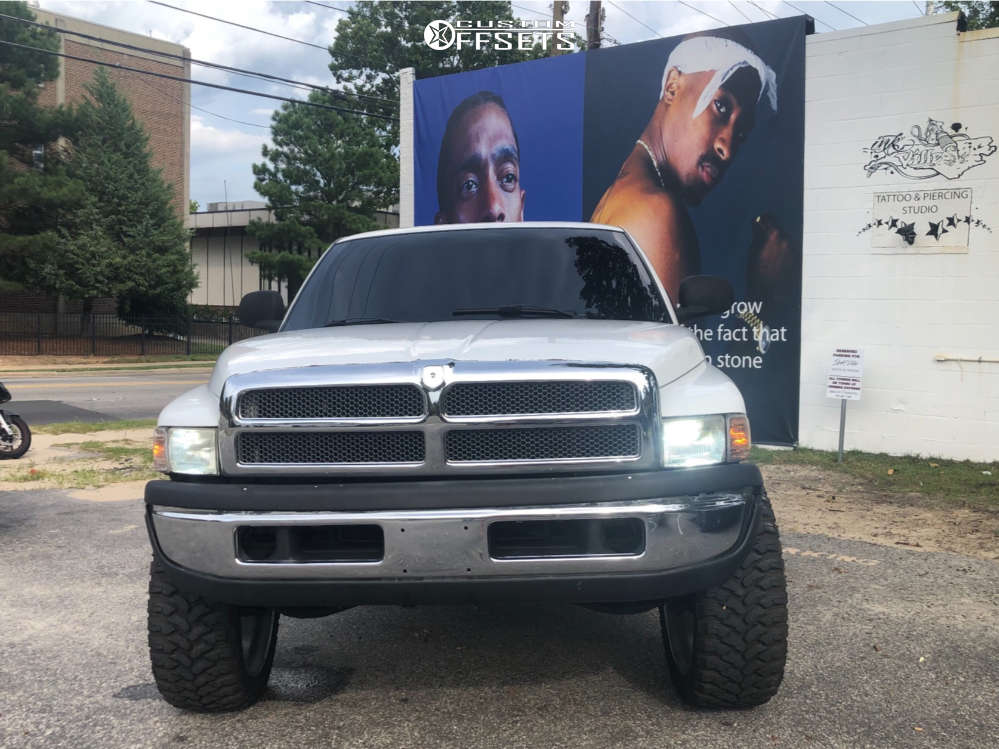 2000 Dodge Ram 1500 with 24x10 20 DUB Baller and 35/12.5R24 RBP ...