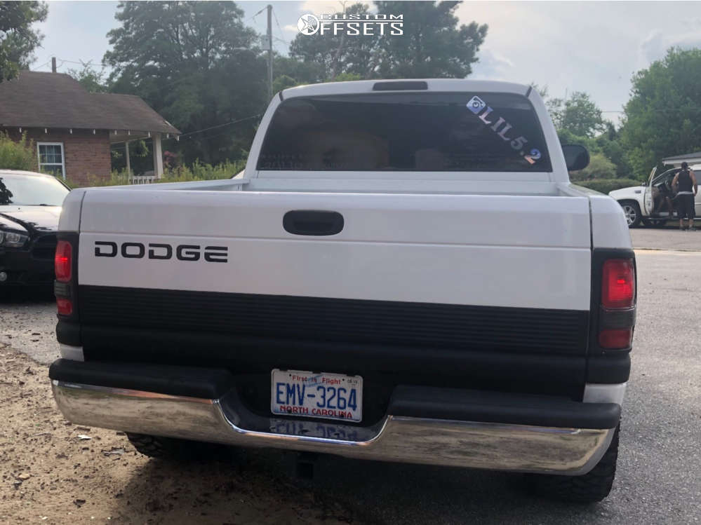 2000 Dodge Ram 1500 with 24x10 20 DUB Baller and 35/12.5R24 RBP ...