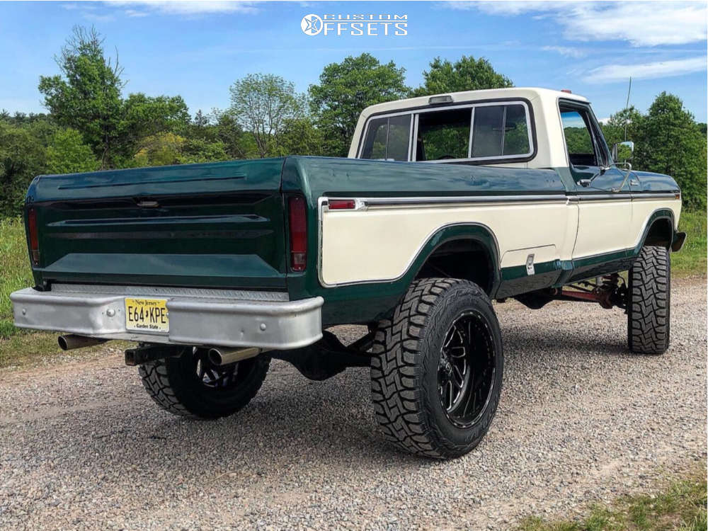 1976 Ford F-150 with 22x12 -43 Fuel Triton and 37/12.5R22 Toyo Tires ...