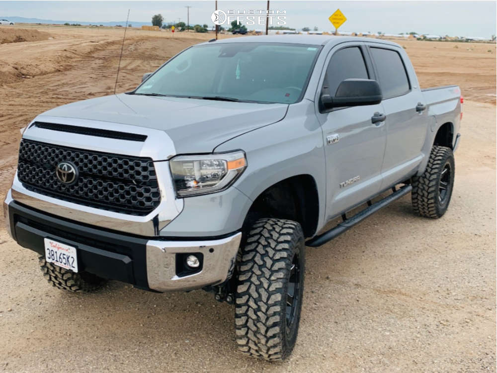 2018 Toyota Tundra with 20x9 1 Fuel Ripper and 35/12.5R20 Firestone ...