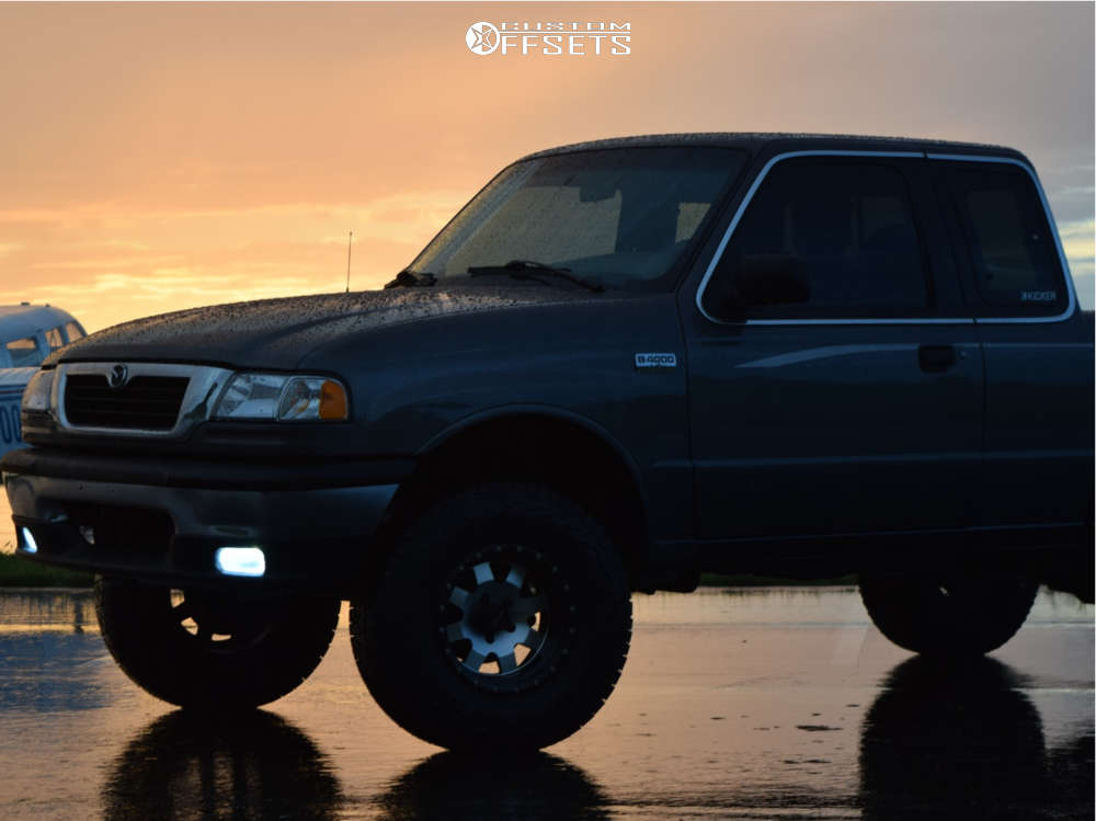 1999 Ford Ranger with 15x8 -24 Raceline Defender and 31/10.5R15 Falken ...