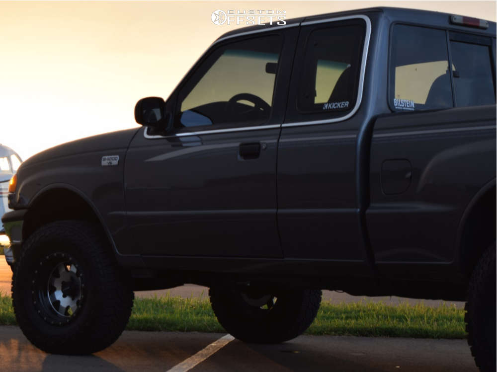 1999 Ford Ranger with 15x8 -24 Raceline Defender and 31/10.5R15 Falken ...