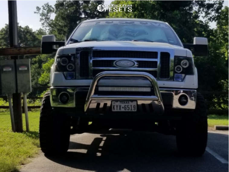 2009 Ford F-150 with 22x12 -44 Ballistic Rage and 35/12.5R22 RBP ...