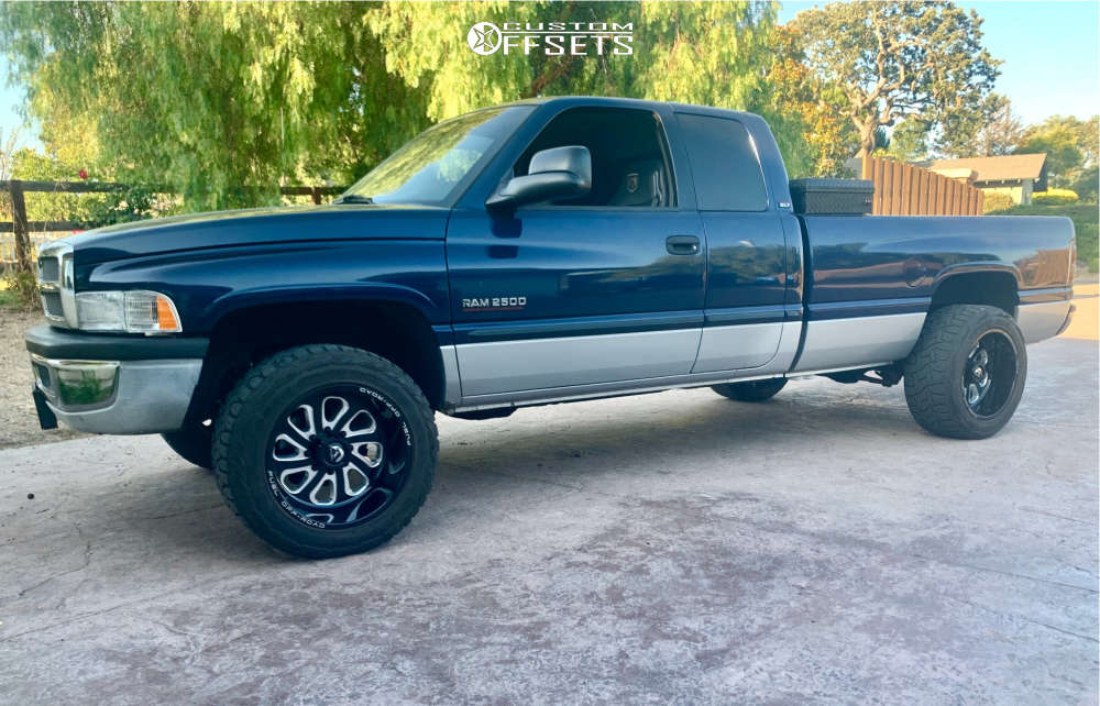 2001 Dodge Ram 2500 with 20x12 -43 Fuel Flow and 33/12.5R20 Toyo Tires ...