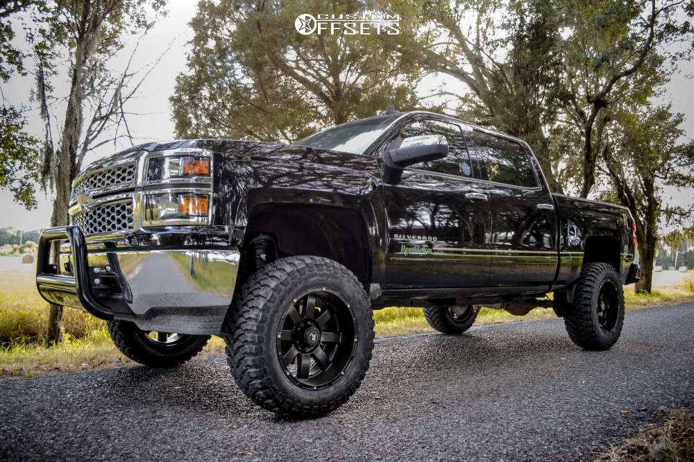 2014 Chevrolet Silverado 1500 with 20x10 -25 Remington 8-point and 35/ ...