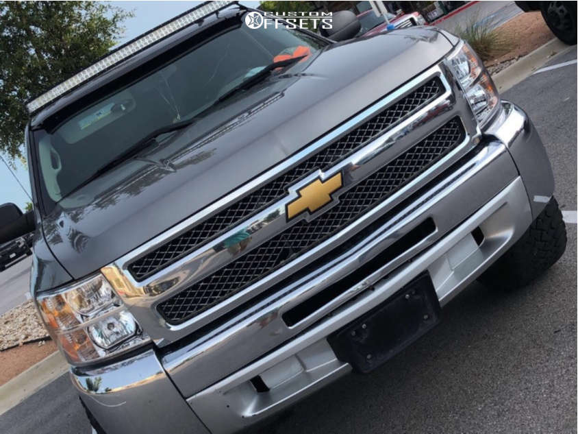 2013 Chevrolet Silverado 2500 HD with 20x10 -19 Hostile Exile and 33/12 ...