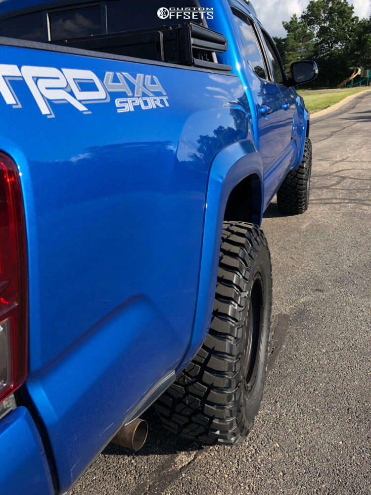 2016 Toyota Tacoma with 17x9 -12 XD Xd135 and 285/70R17 BFGoodrich Mud ...