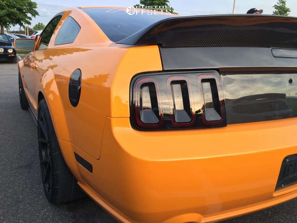 2007 Ford Mustang with 20x9.5 30 Rotiform Kps and 255/30R20 Nitto Invo ...