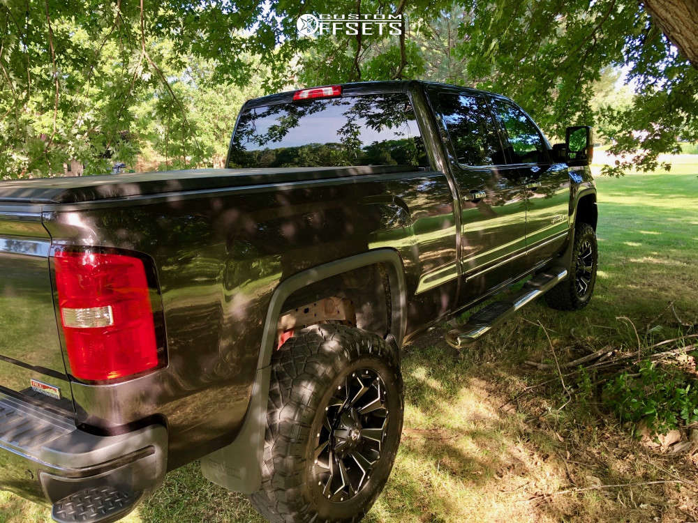 2015 GMC Sierra 2500 HD with 20x9 20 Fuel Assault and 35/11.5R20 Nitto ...