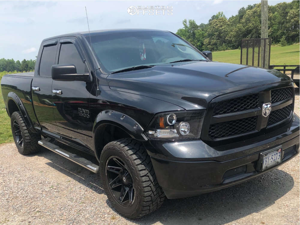 2017 Ram 1500 with 20x10 -25 Dropstars 653bm and 33/12.5R20 Toyo Tires ...