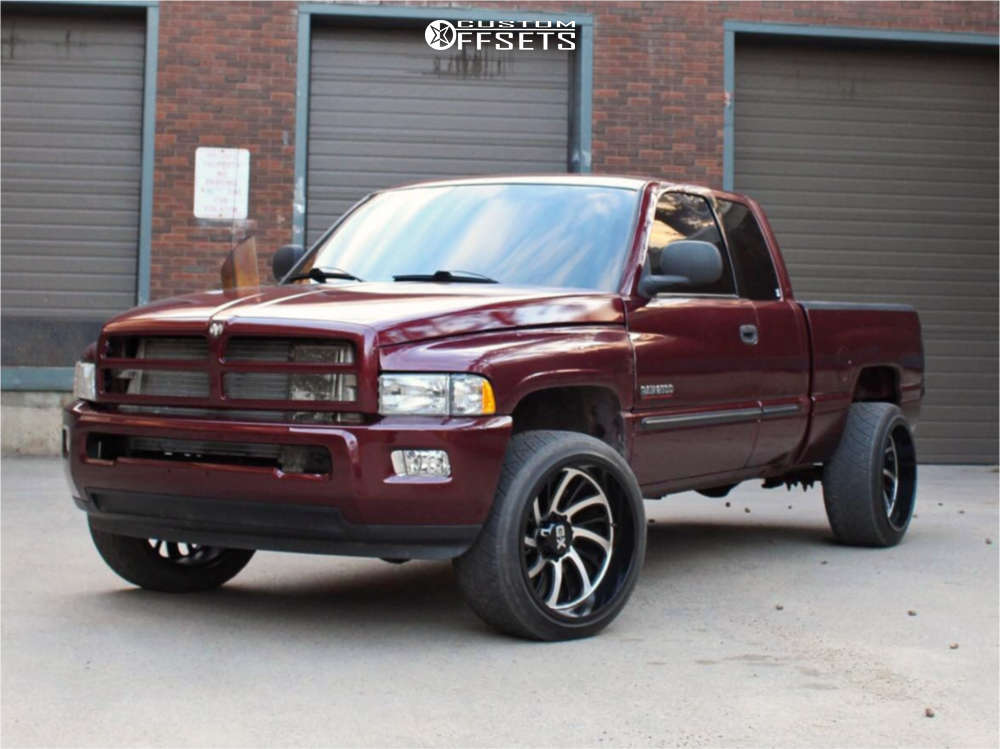 2001 Dodge Ram 2500 with 22x12 -44 XD Xd826 and 285/40R22 Nitto NT420V ...