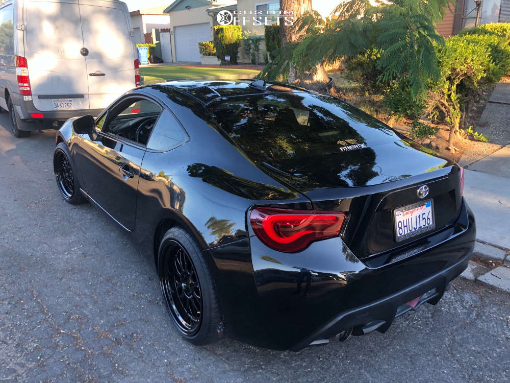 2017 Toyota 86 with 18x9.5 35 ESR Sr01 and 225/40R18 Federal SS595 and ...
