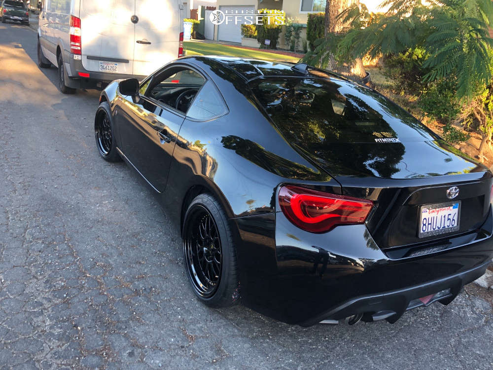 2017 Toyota 86 with 18x9.5 35 ESR Sr01 and 225/40R18 Federal SS595 and ...