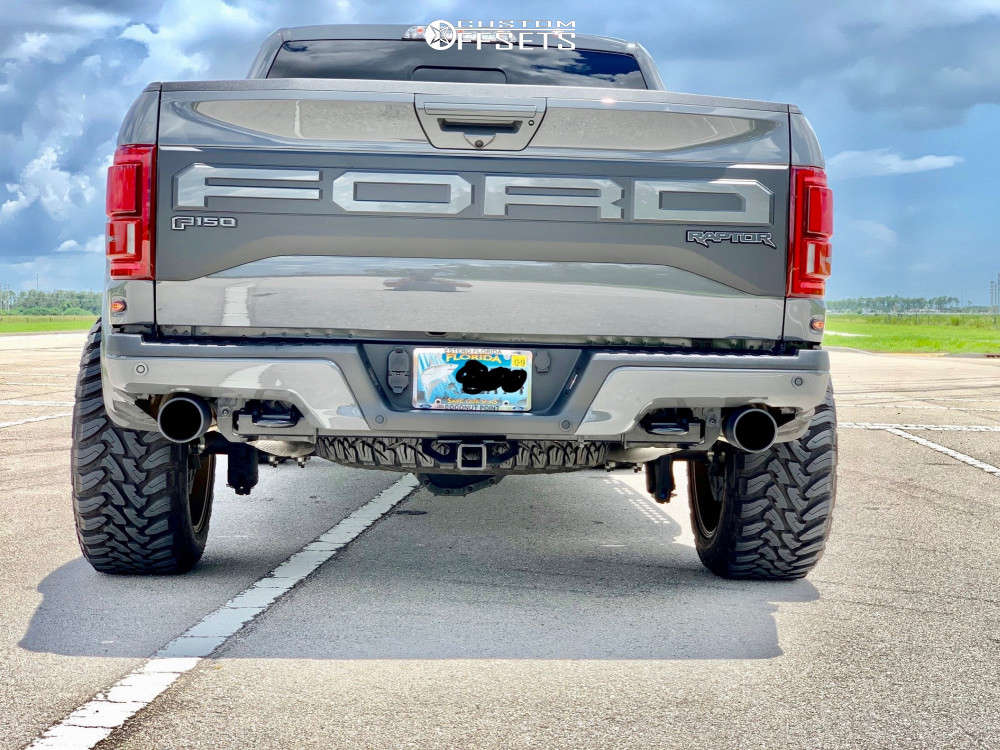 2018 Ford Raptor with 22x12 -44 Forgiato Flow Terra 002 and 325/50R22 ...