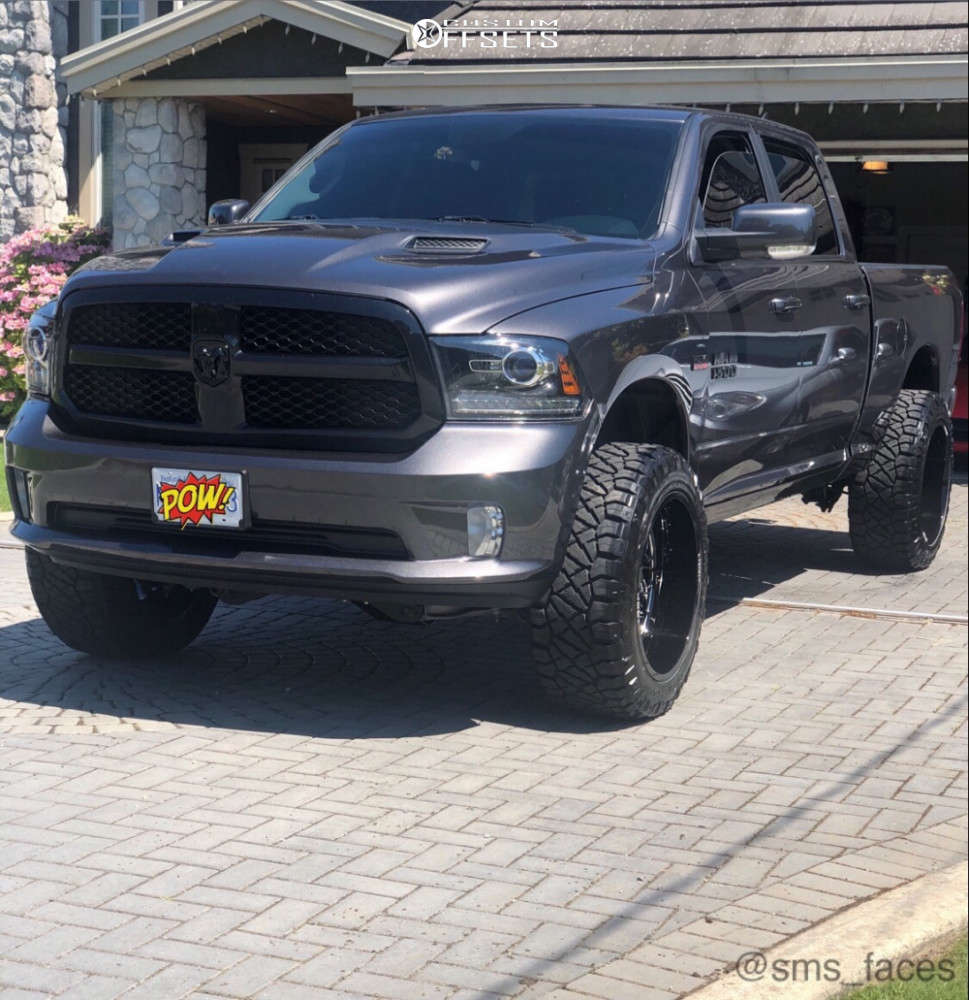 2018 Ram 1500 with 22x12 -44 RBP 80r and 35/12.5R22 Nitto Ridge ...