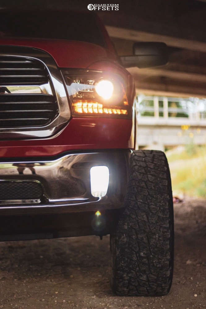 2018 Dodge Ram 1500 with 22x12 -51 Fuel Forged Ff17 and 325/50R22 Nitto ...