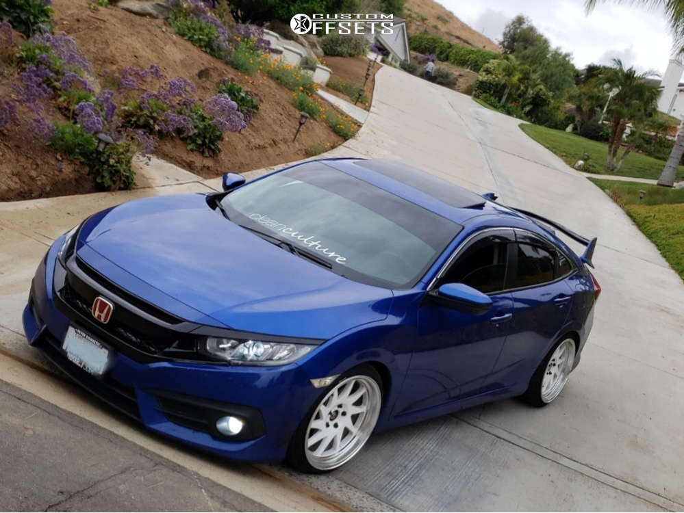 2017 Honda Civic with 18x9.5 35 Whistler Kr7 and 225/35R18 Federal ...