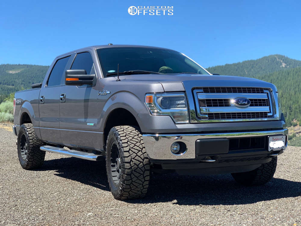 2014 Ford F-150 with 18x9 0 Pro Comp Series 32 and 33/12.5R18 Nitto ...