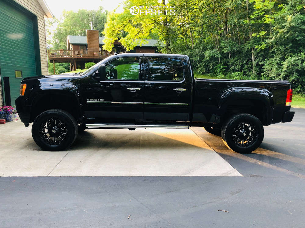 2011 GMC Sierra 2500 HD with 20x9 0 XD Bomb and 35/12.5R20 Michelin ...