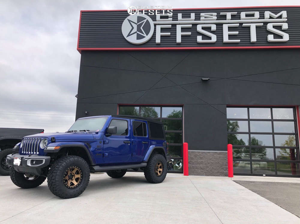 2018 Jeep Wrangler with 17x8.5 0 Method Con6 and 315/70R17 Goodyear ...