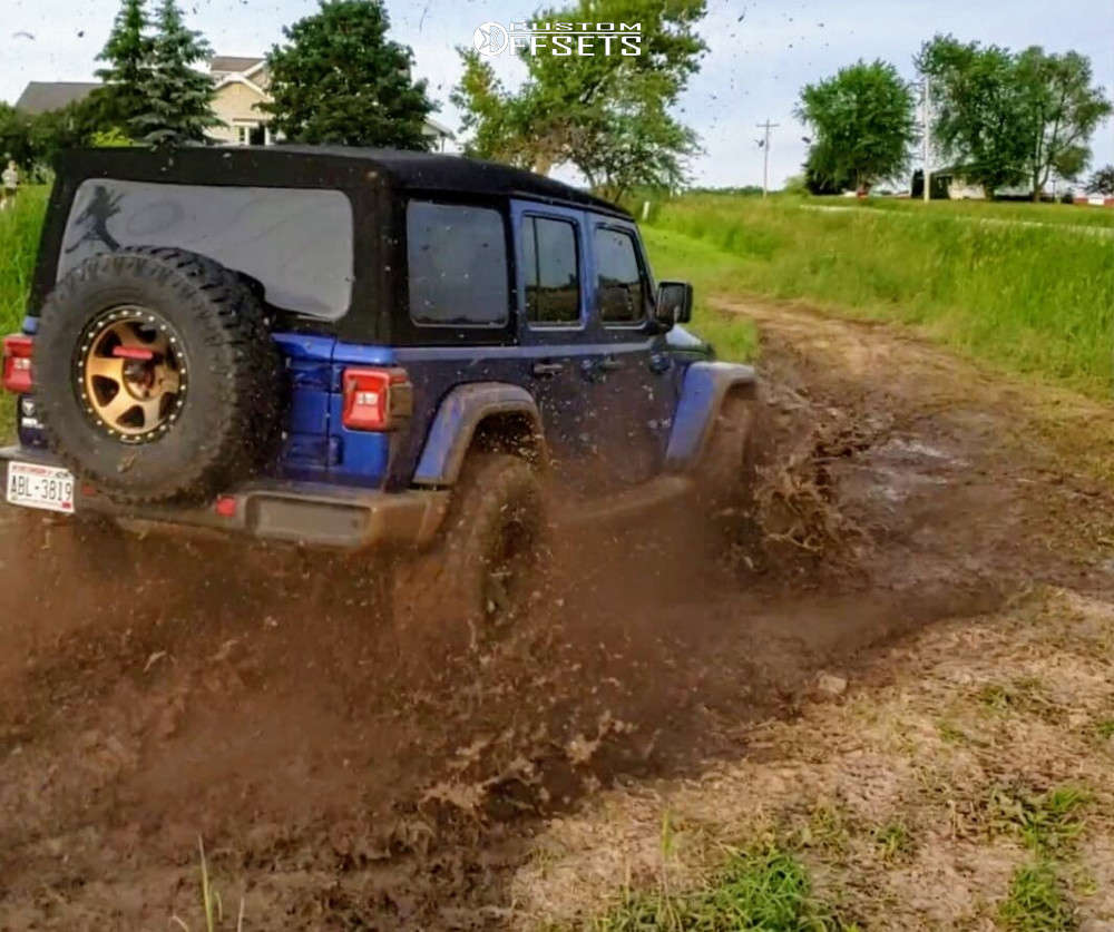 2018 Jeep Wrangler with 17x8.5 0 Method Con6 and 315/70R17 Goodyear ...