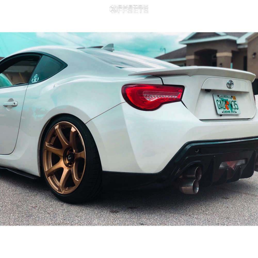 2017 Toyota 86 with 18x9 25 Cosmis Racing Mr7 and 225/40R18 Achilles ...