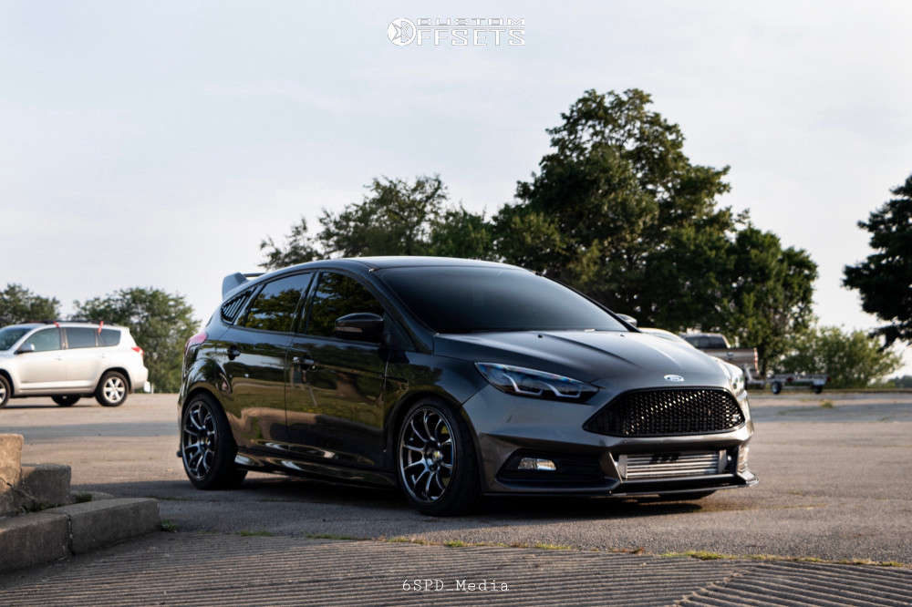 2016 Ford Focus with 18x8.5 35 Ambit Rt8 and 225/40R18 Firestone ...