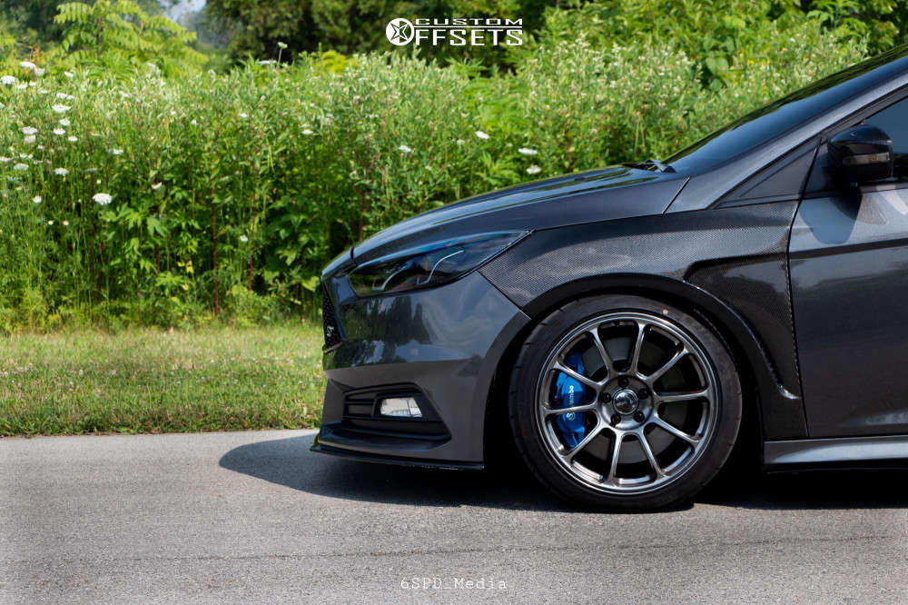 2016 Ford Focus with 18x8.5 35 Ambit Rt8 and 225/40R18 Firestone ...