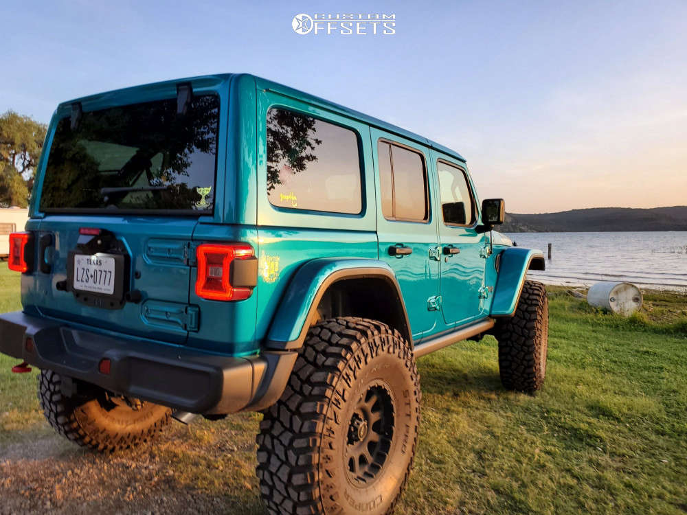 2019 Jeep Wrangler with 17x9 -6 Pro Comp Series 32 and 40/13.5R17 ...