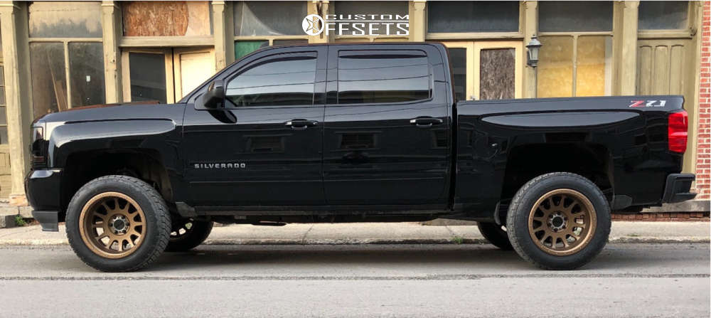 2018 Chevrolet Silverado 1500 with 20x12 -52 Method Mr605 and 33/12 ...