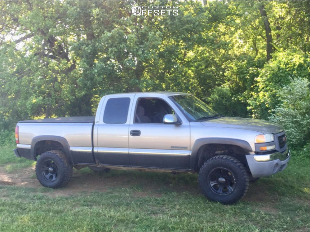 2000 GMC Sierra 2500 with 17x9 -12 Dick Cepek Dc-2 and 33/12.5R17 Dick ...