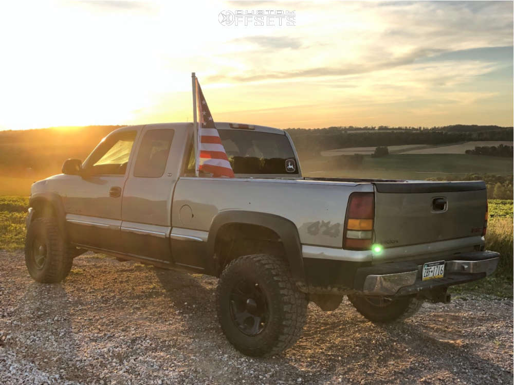 2000 GMC Sierra 2500 with 17x9 -12 Dick Cepek Dc-2 and 33/12.5R17 Dick ...