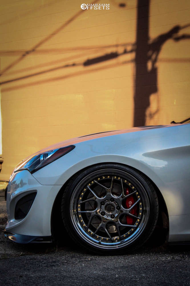 2013 Hyundai Genesis Coupe with 19x9.5 22 Aodhan Ds01 and 235/35R19 ...