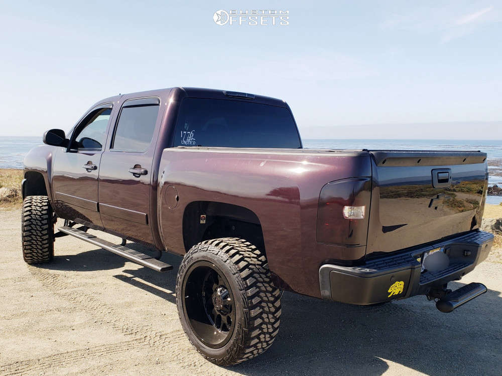2008 Chevrolet Silverado 1500 with 22x12 -44 RBP 73r and 35/12.5R22 ...