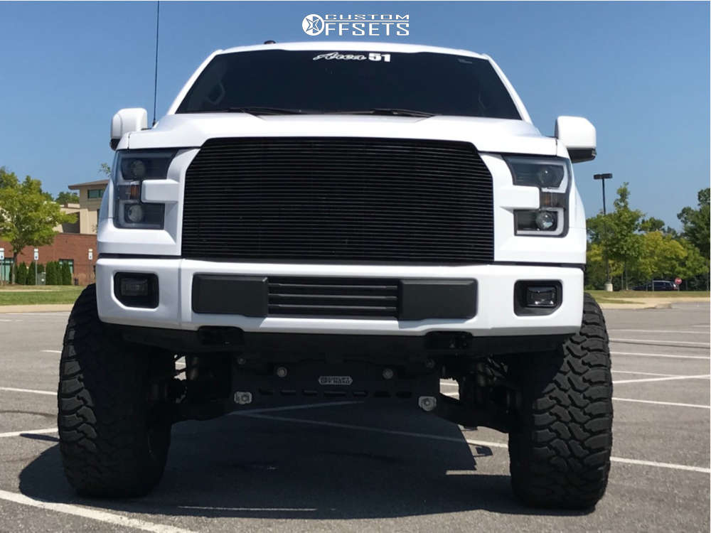 2015 Ford F-150 with 22x12 -44 American Truxx Vortex and 37/13.5R22 ...