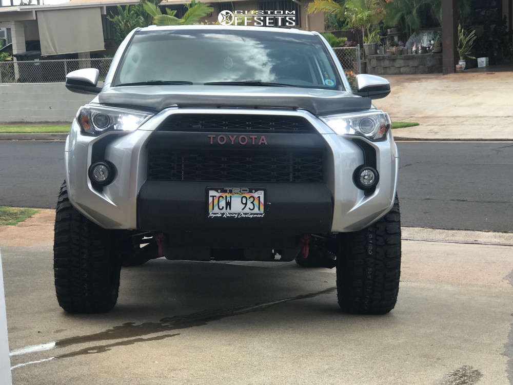 2017 Toyota 4Runner with 20x10 -19 Fuel Rampage and 33/12.5R20 Fuel Mud ...
