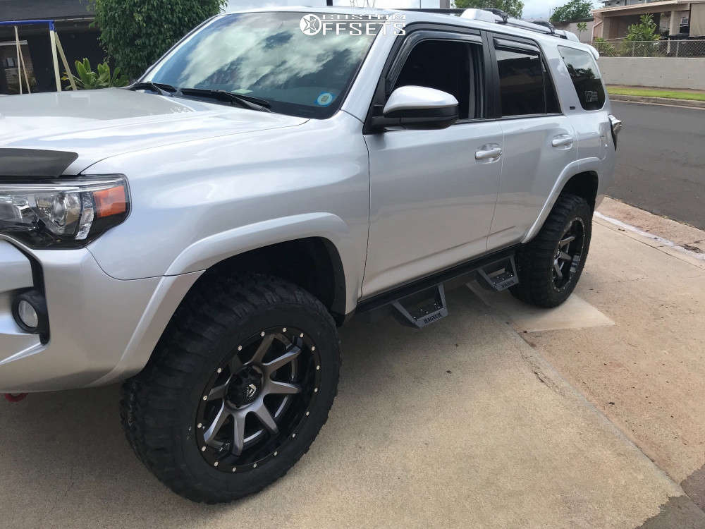 2017 Toyota 4Runner with 20x10 -19 Fuel Rampage and 33/12.5R20 Fuel Mud ...