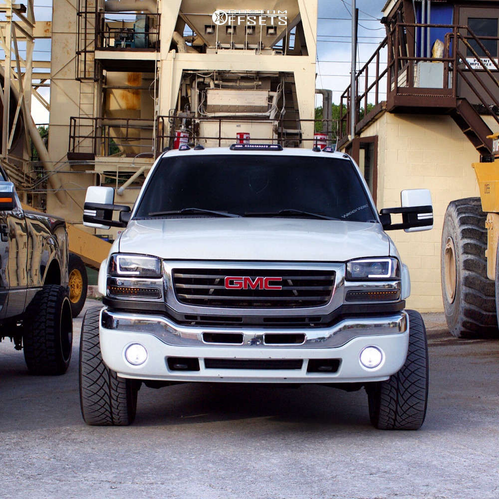 2003 GMC Sierra 2500 HD with 22x12 -44 Axe Offroad Ax2.1 and 305/40R22 ...