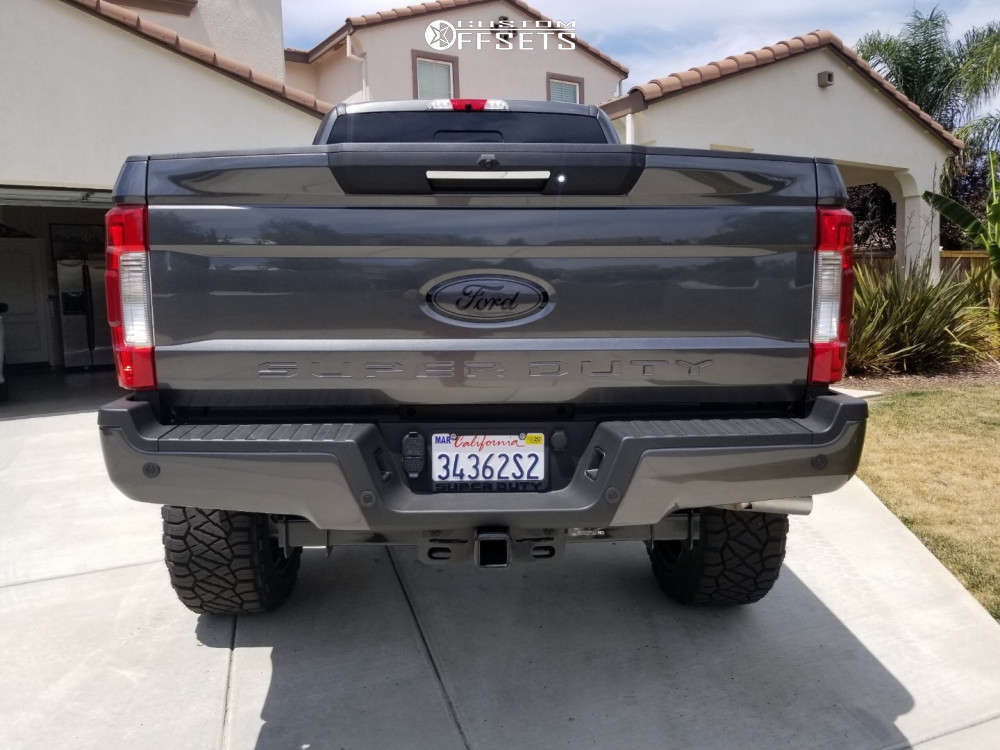 2019 Ford F-250 Super Duty with 24x12 -44 Fuel Sledge and 37/13.5R24 ...