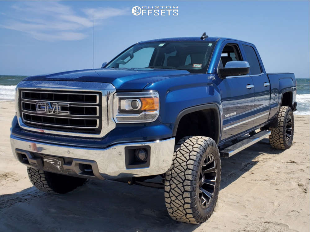2015 GMC Sierra 1500 with 20x10 -18 Fuel Assault and 35/12.5R20 Nitto ...
