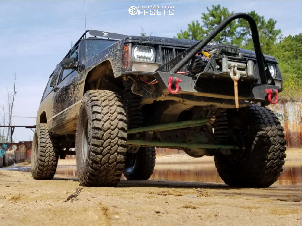 1995 Jeep Cherokee with 15x7 0 American Racing Ar-767 and 33/12.5R15 ...