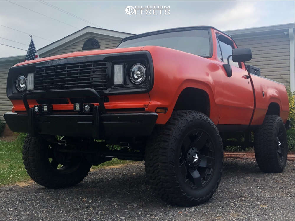 1978 Dodge W200 with 20x10 -24 XD Xd775 and 37/12.5R20 Deestone Mud ...