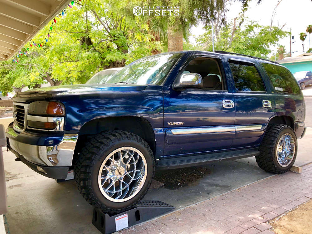 2001 GMC Yukon with 20x12 -44 Moto Metal Mo986 and 33/12.5R20 Patriot ...