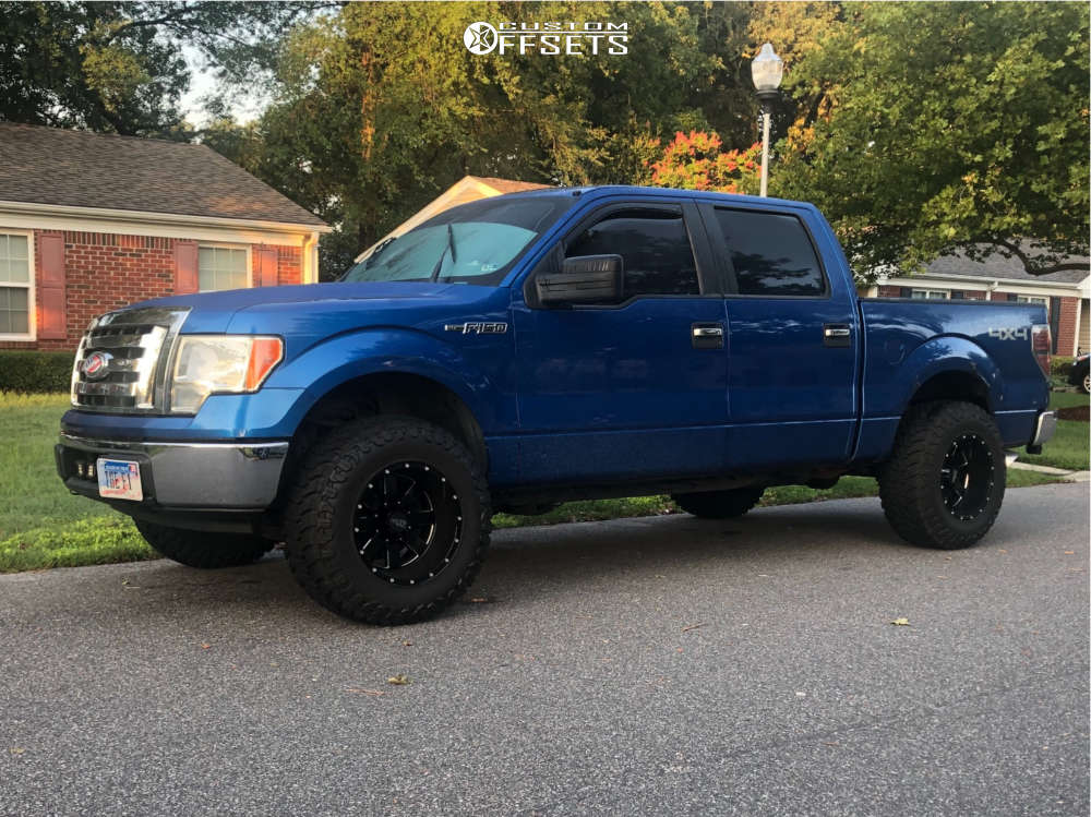 2009 Ford F-150 with 18x12 -44 Moto Metal Mo962 and 35/12.5R18 Atturo ...