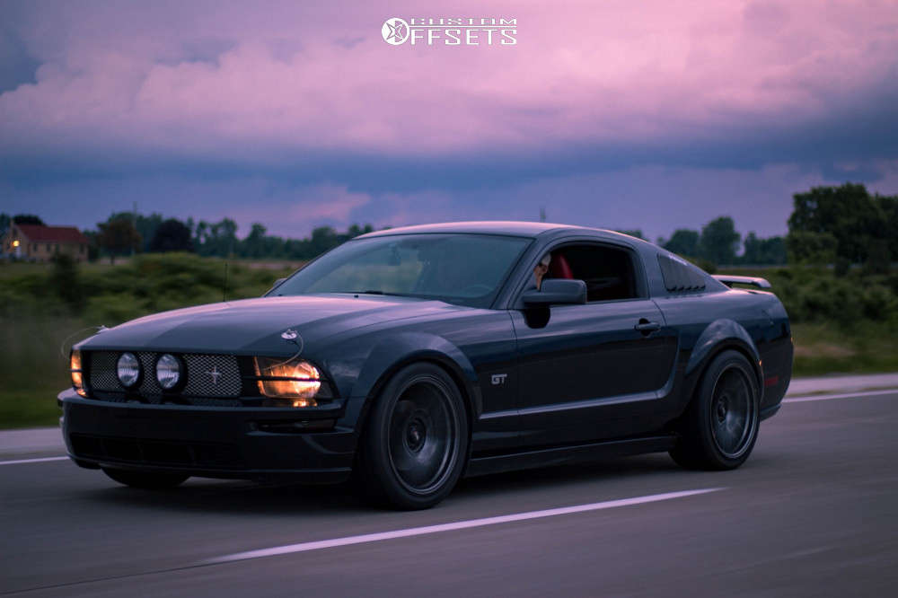 2005 Ford Mustang with 19x9 35 XXR 530 and 255/45R19 Nitto Nt555 G2 and ...