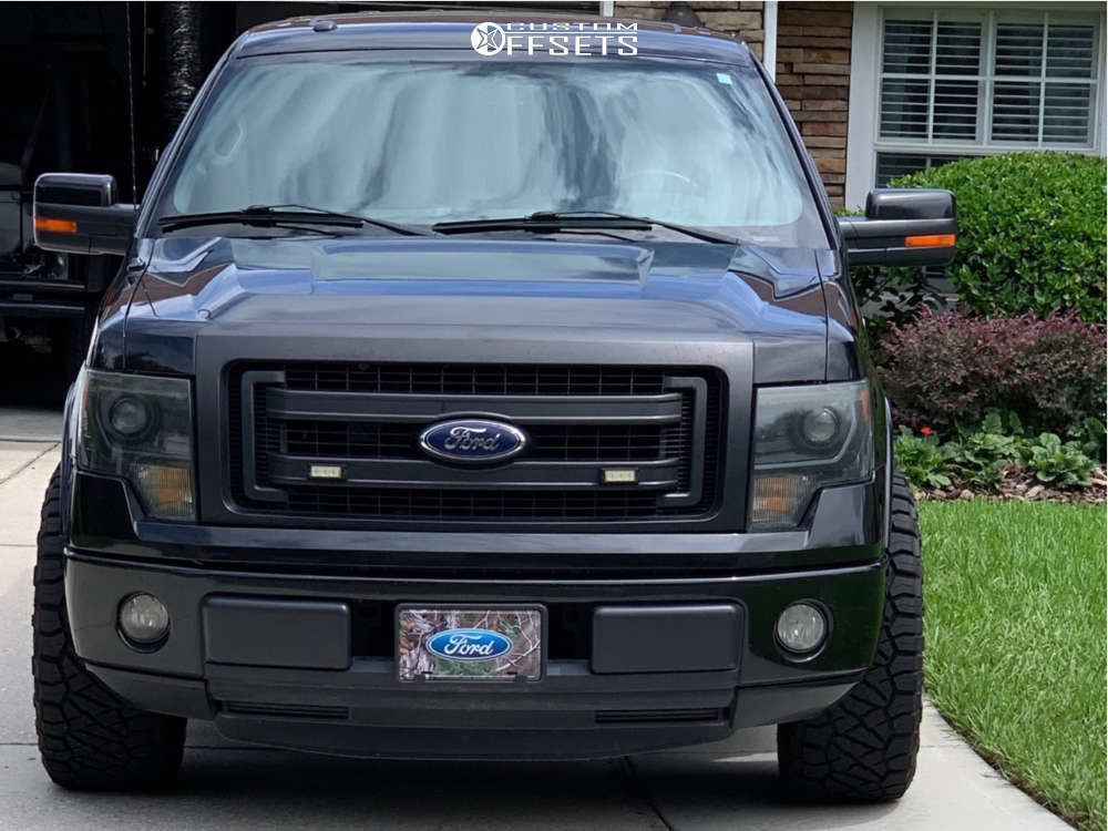 2013 Ford F-150 with 18x9 Pro Comp Series 31 and 33/12.5R18 Nitto Ridge ...
