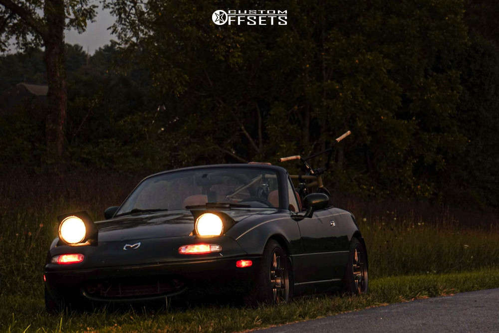 1997 Mazda Miata with 16x8 35 Konig Dekagram and 195/45R16 Federal ...