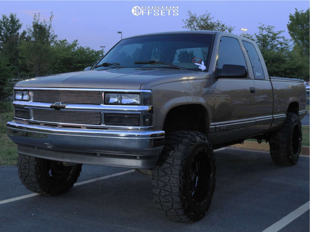 1996 Chevrolet C1500 with 20x12 -44 Moto Metal Mo962 and 35/12.5R20 ...
